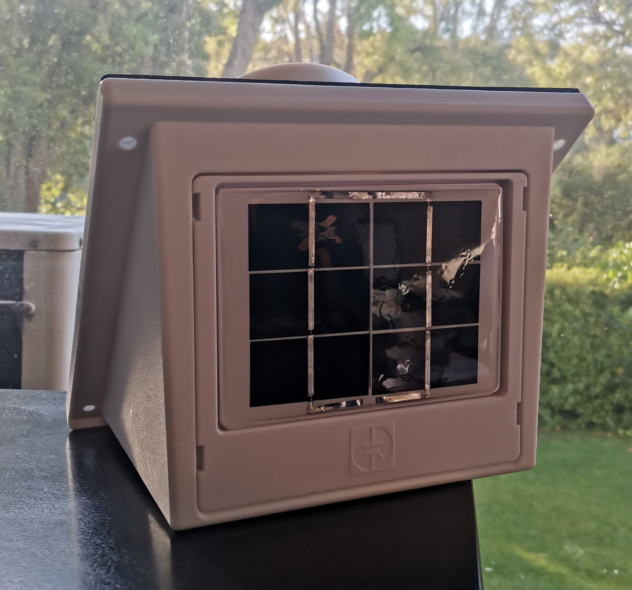 Solar Powered Vent for mounting on vertical or wall surface – Boat NZ