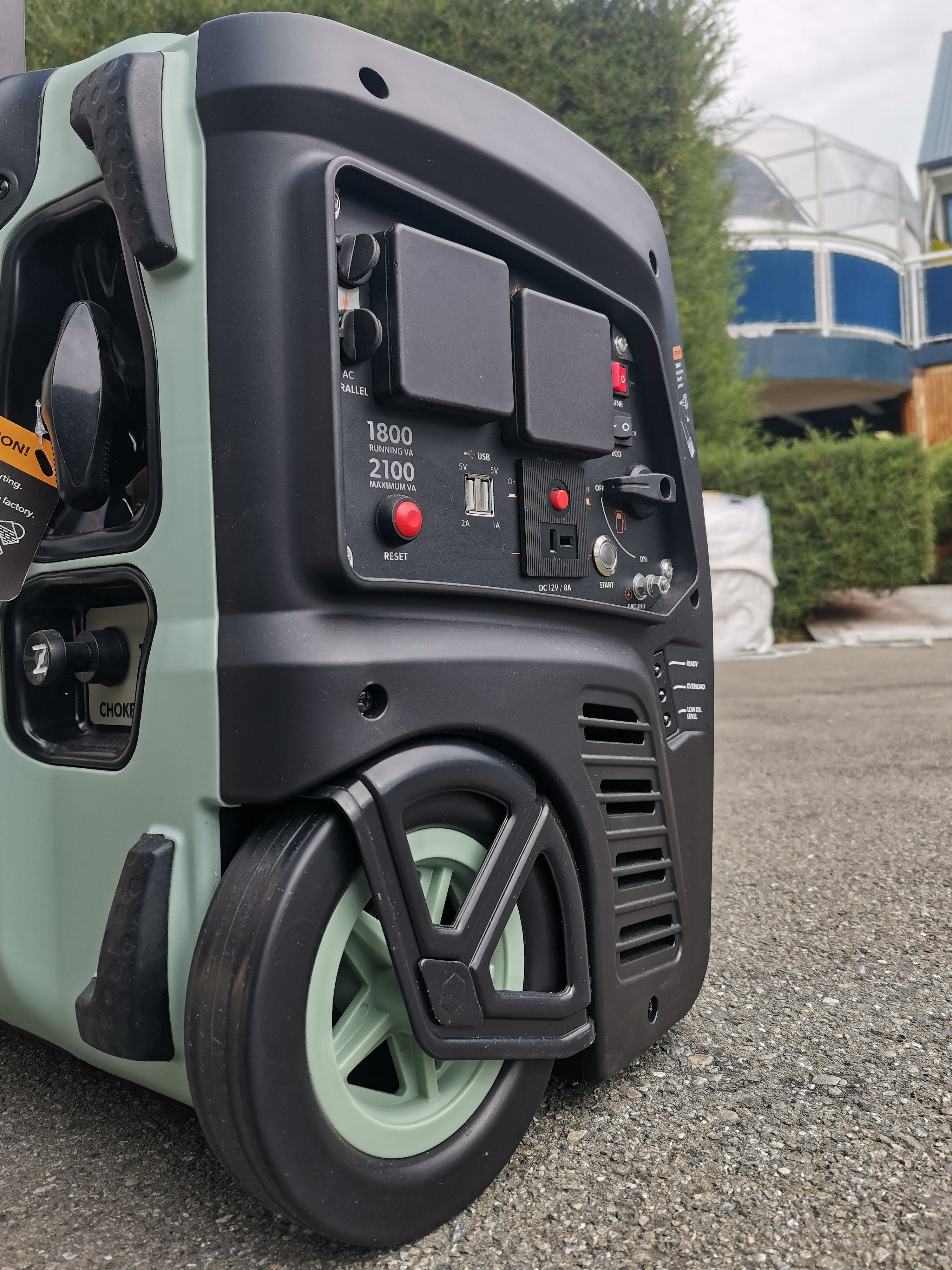 Dometic Portable Electric Start Generator 2100W wheeled – Boat NZ